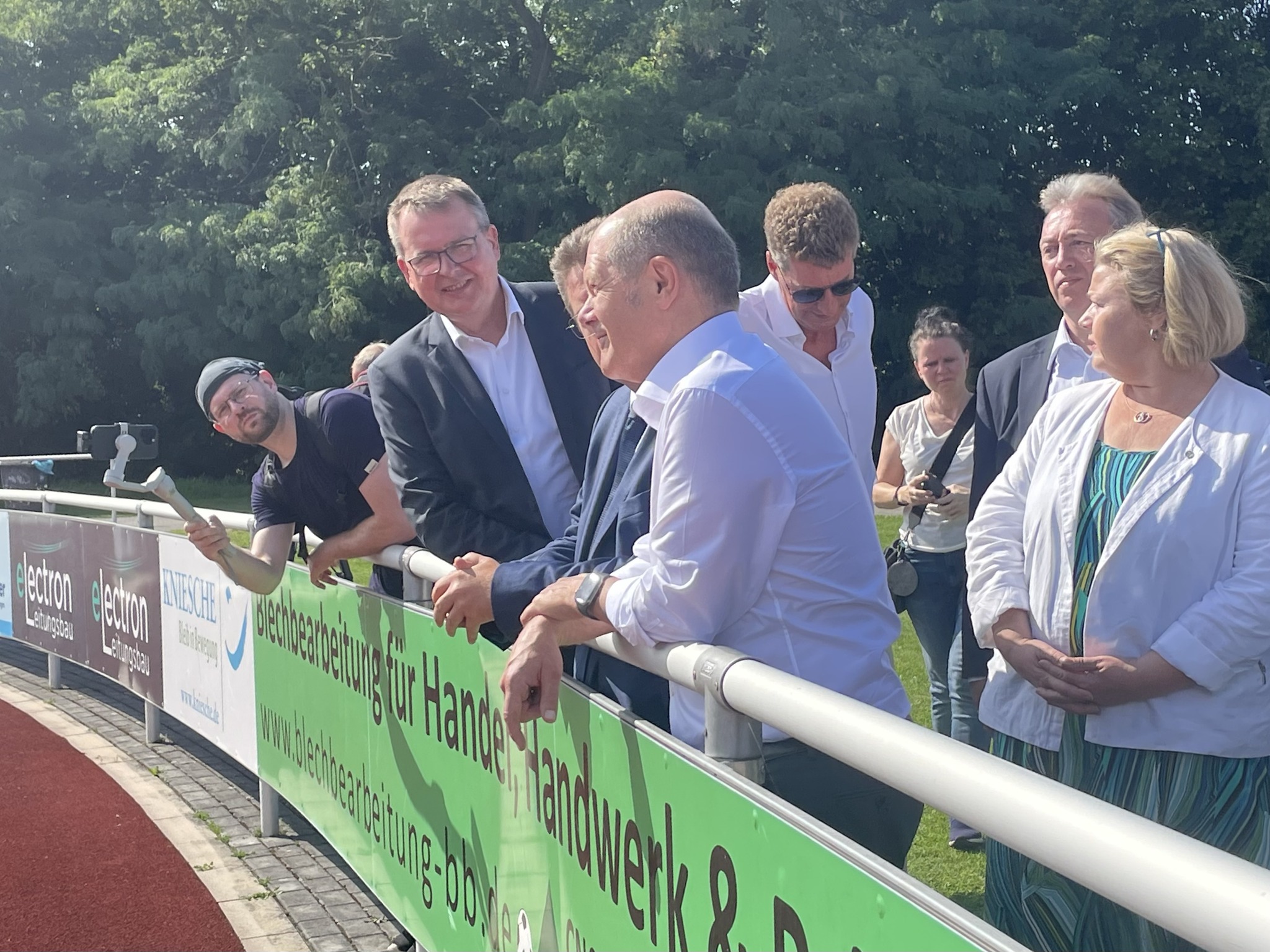 Austausch über die Bedürfnisse des Ehrenamts mit Olaf Scholz und Ariane ...